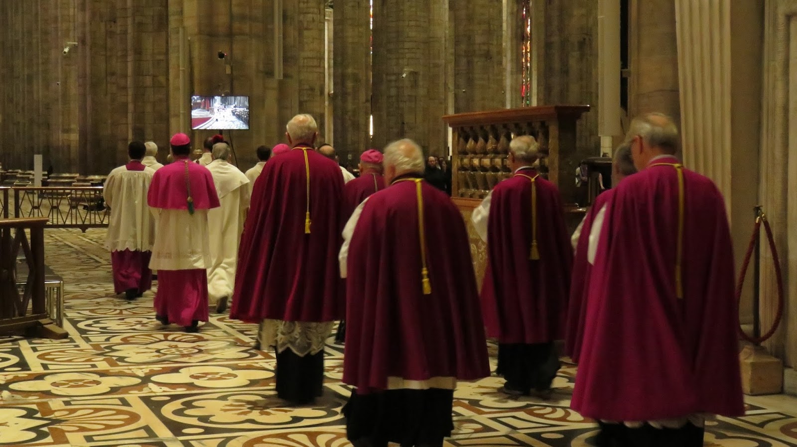 New Liturgical Movement: Sacra Liturgia: Modern Ambrosian Rite from the ...