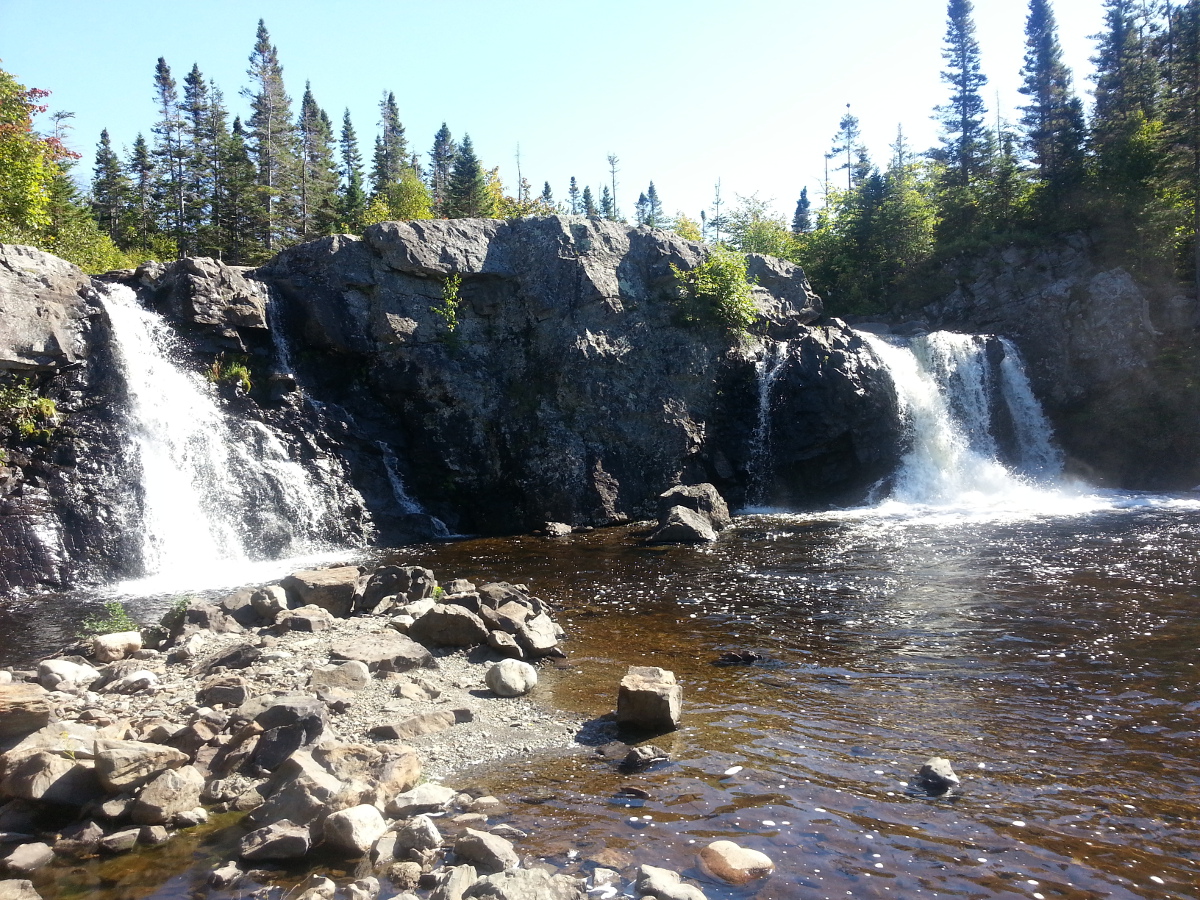 Newfoundland Tourist Information: Newfoundland Waterfalls