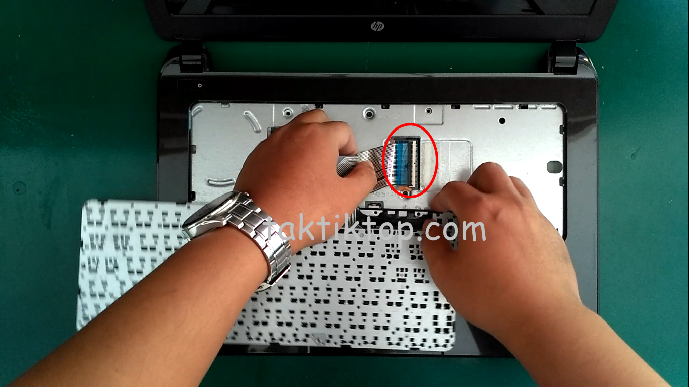 Melepas dan Mengganti Keyboard HP 14-G102AU - Service Laptop Jogja Melepas dan Mengganti Keyboard HP 14-G102AU - Service Laptop Jogja