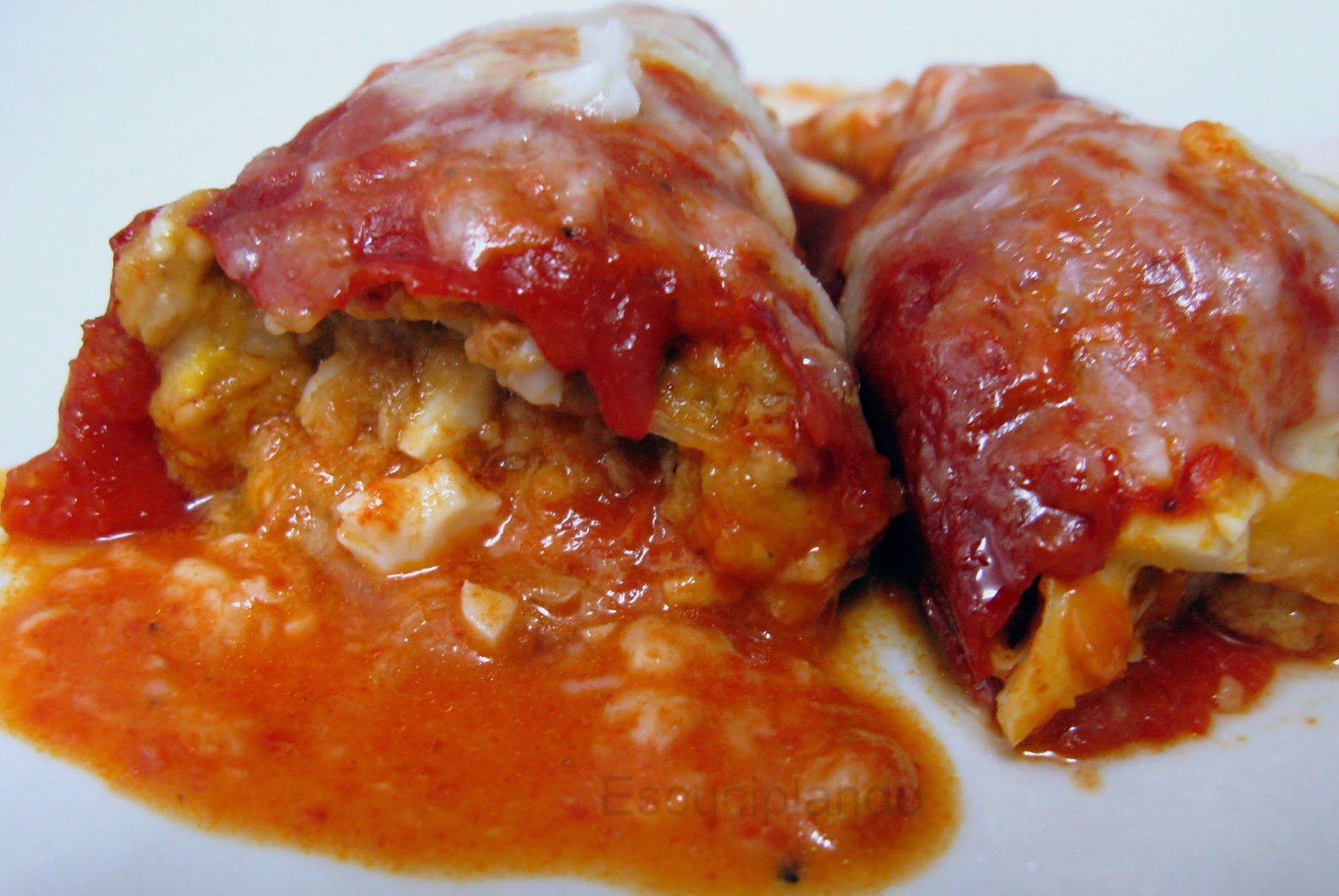Escuciplando: PIMIENTOS DEL PIQUILLO RELLENOS DE ATÚN EN SALSA DE PIQUILLOS