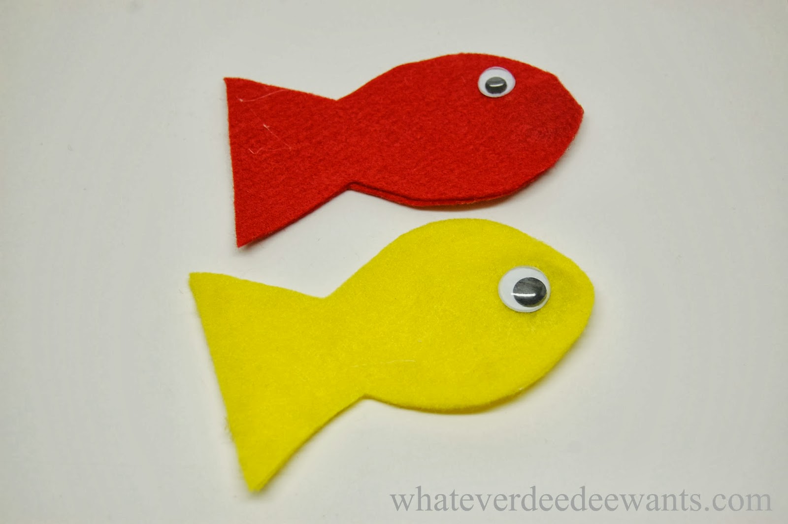 Whatever Dee-Dee wants, she's gonna get it: DIY Magnetic Felt Fishing Game