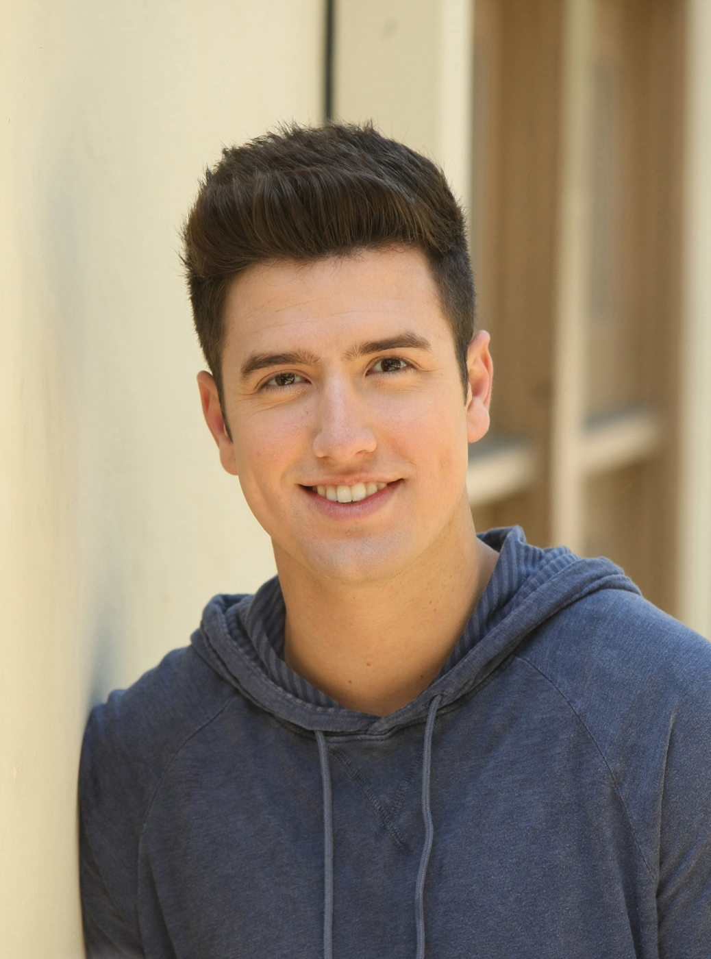 Big Time Rush Brasil FC: Photoshoot: Logan Henderson no set de BTR