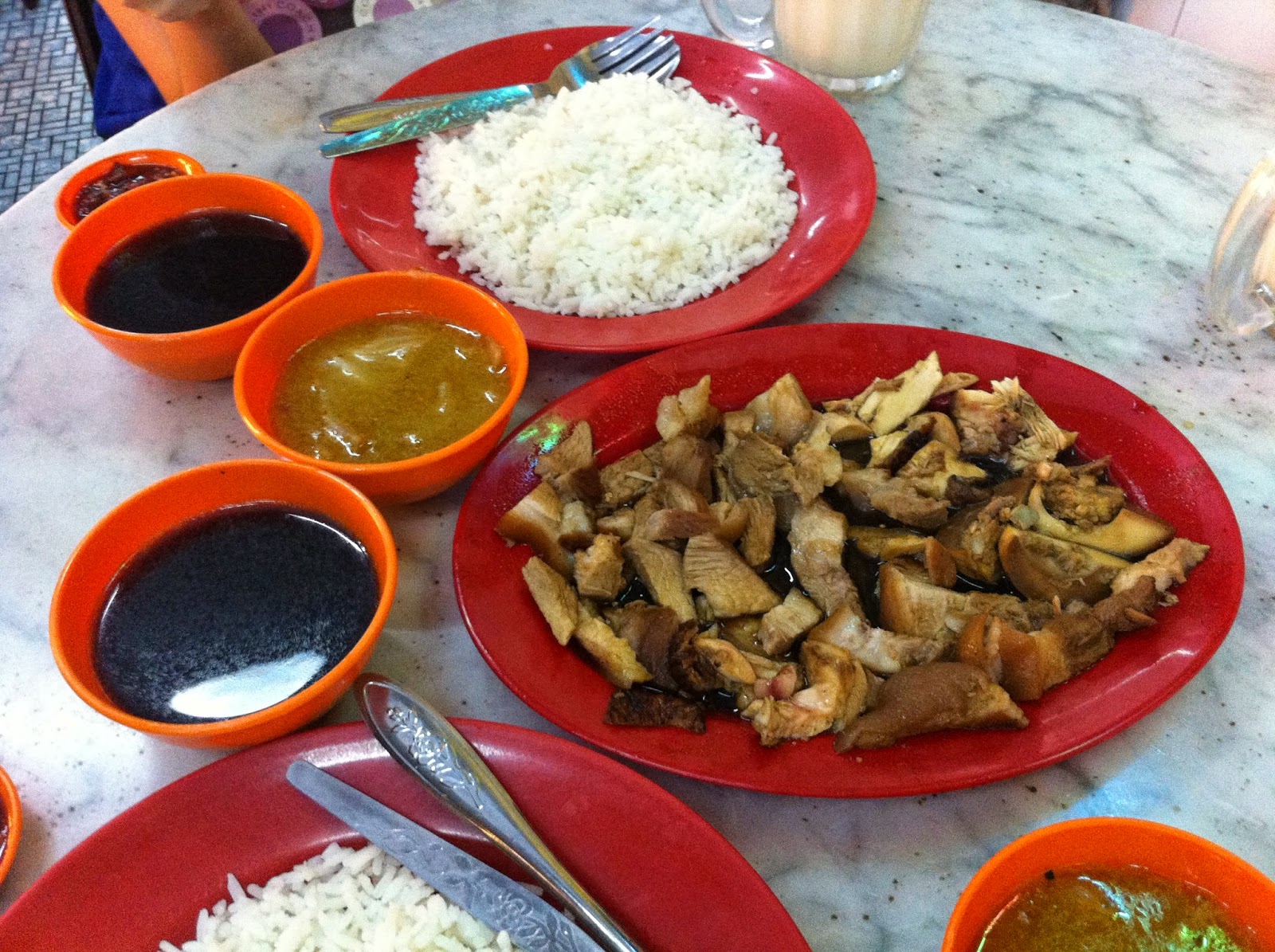 Pn Tay's Blog: Kuching Pork Leg Rice