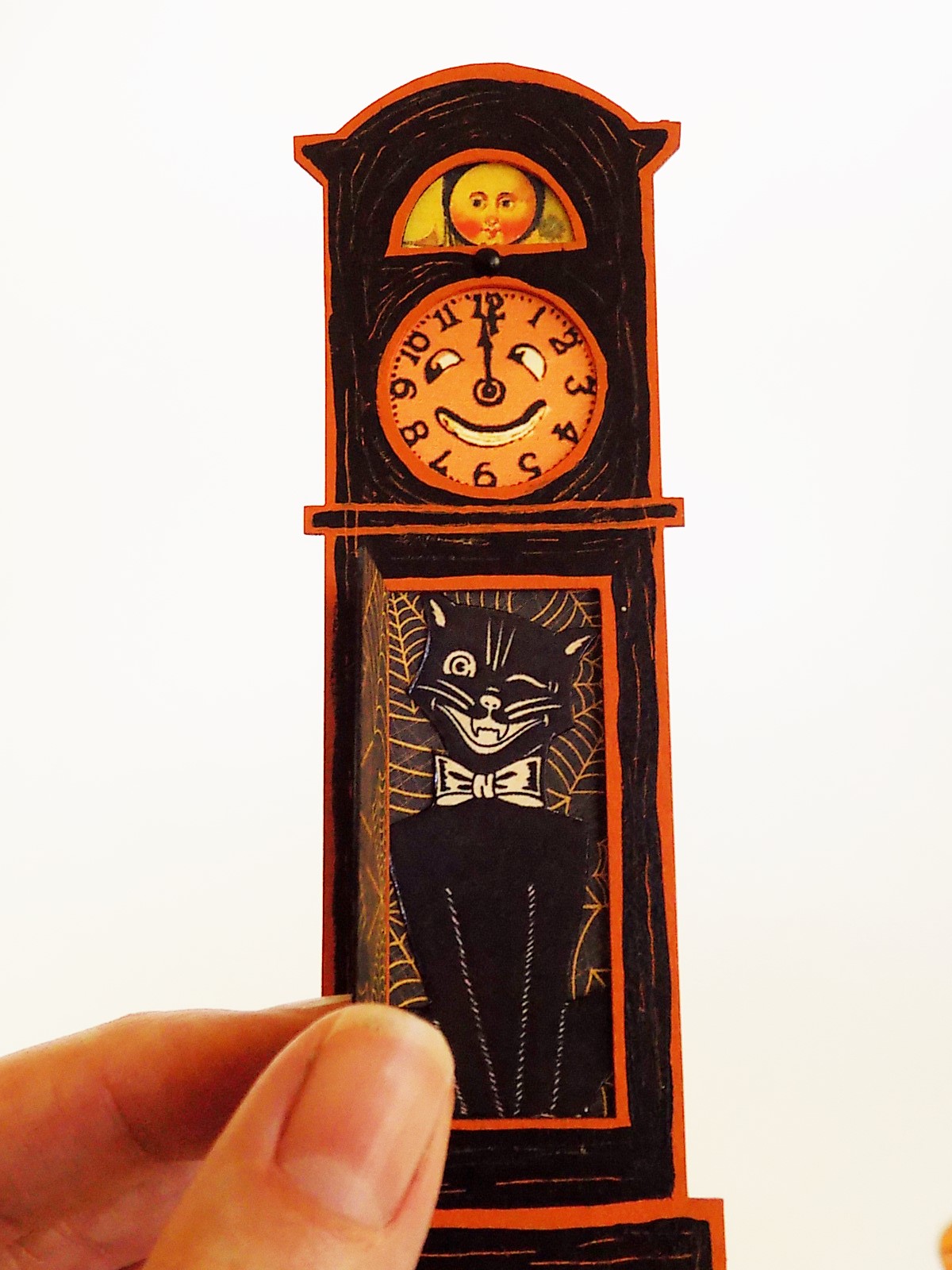 flew the coop: Halloween Clock with Spooky Spinning Fun!