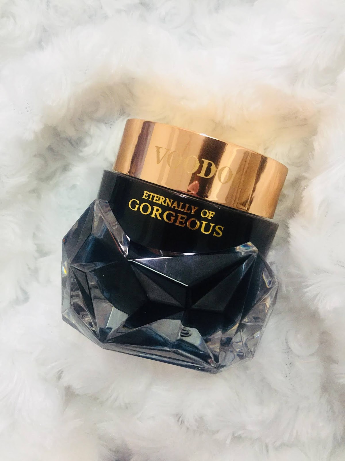 Review : ผิวดูแพงสวยสะกดทุกสายตา Voodoo Gorgeous Cream