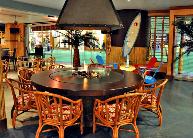 Beaches Restaurant and Bar: Take Your Group to A Tropical Beach!