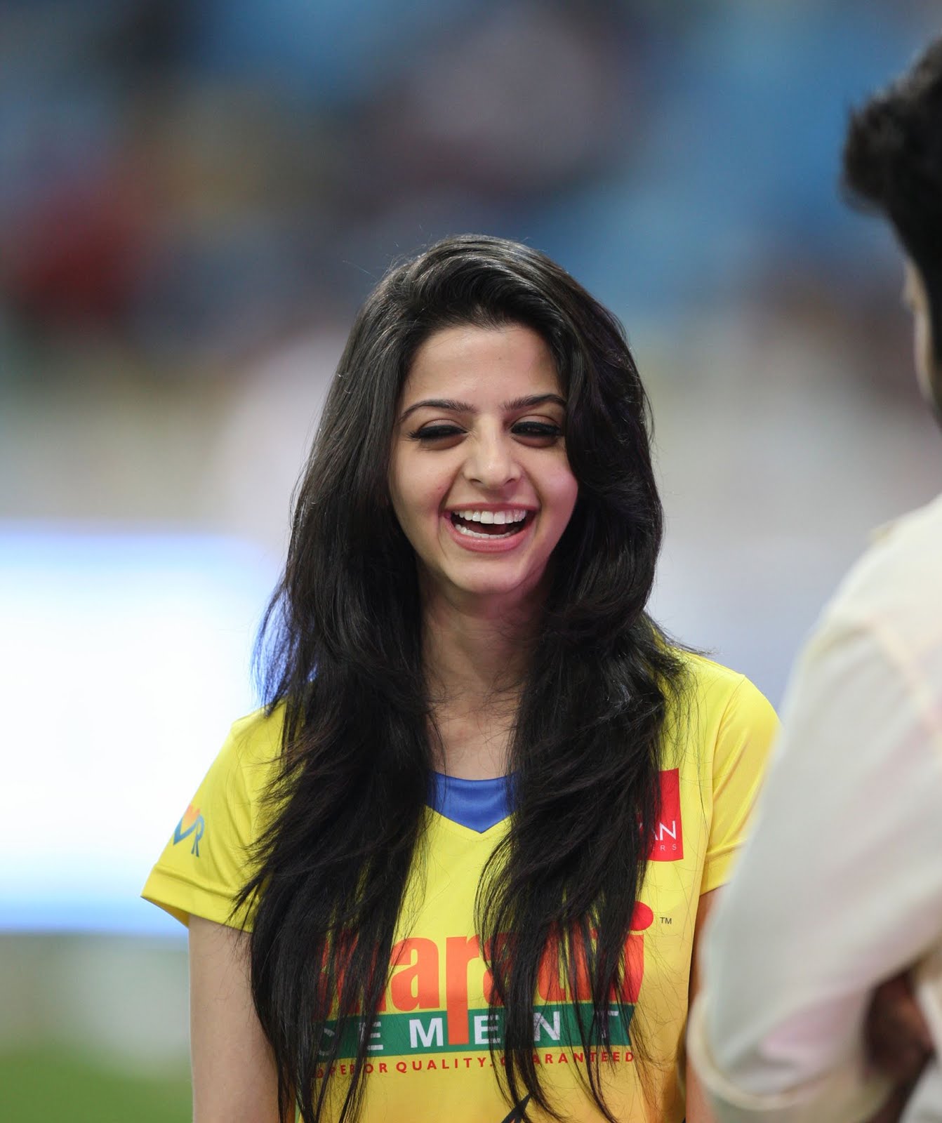 DESI ACTRESS PICTURES: Actress Vedhika Full HD Wallpapers Photo Gallery ...