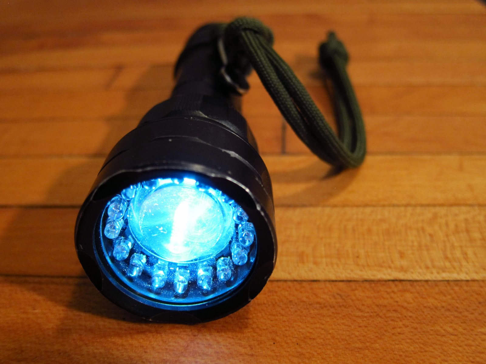 Red Crow Gear: SUREFIRE KROMA Multi-LED Flashlight