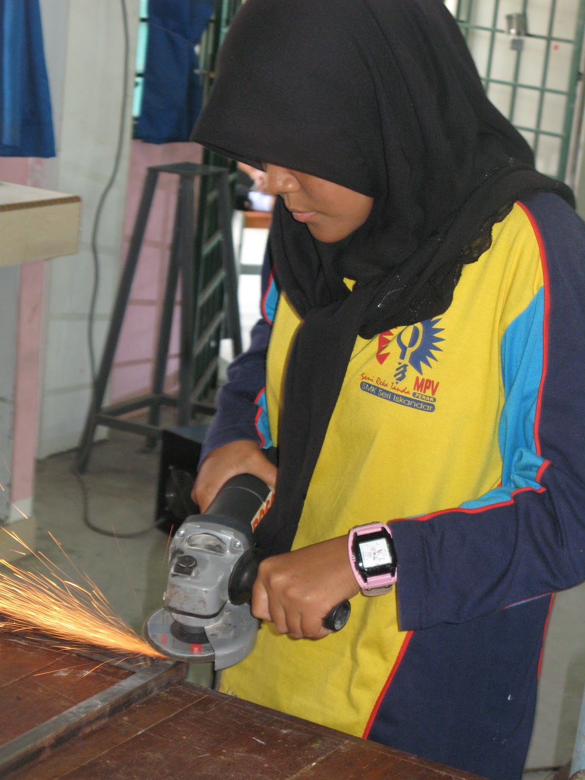 Seni Reka Tanda SMKSI: Papan Tanda Berlampu