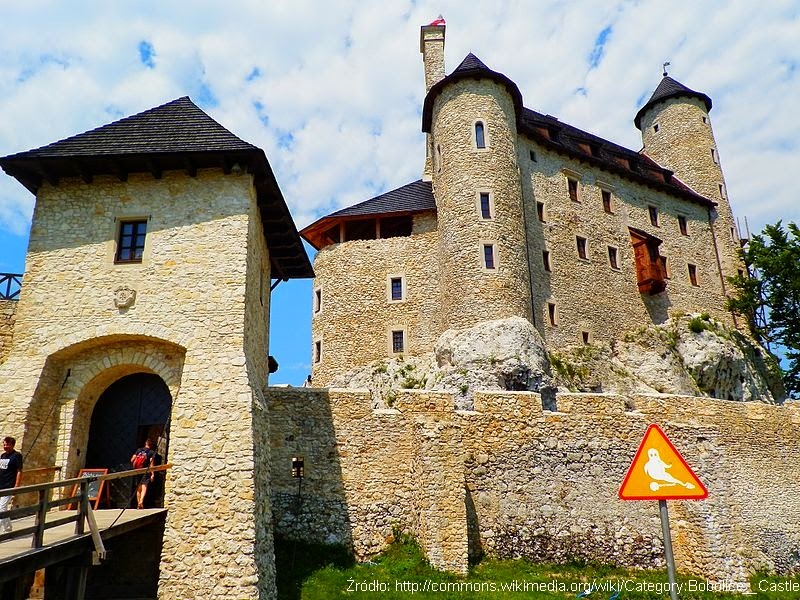 Is this castle haunted?: Legends of ghosts in Polish castles