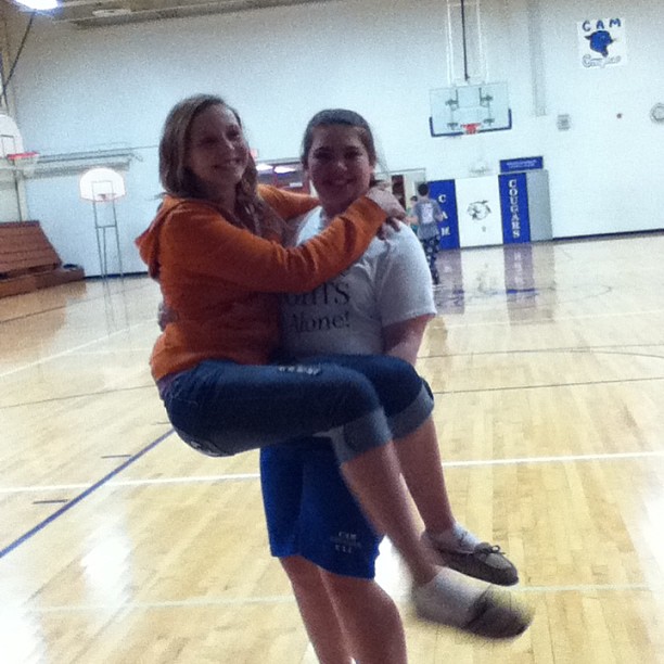 Strong Lift and Carry Photos and Videos - Strong Muscular Girls Lift ...