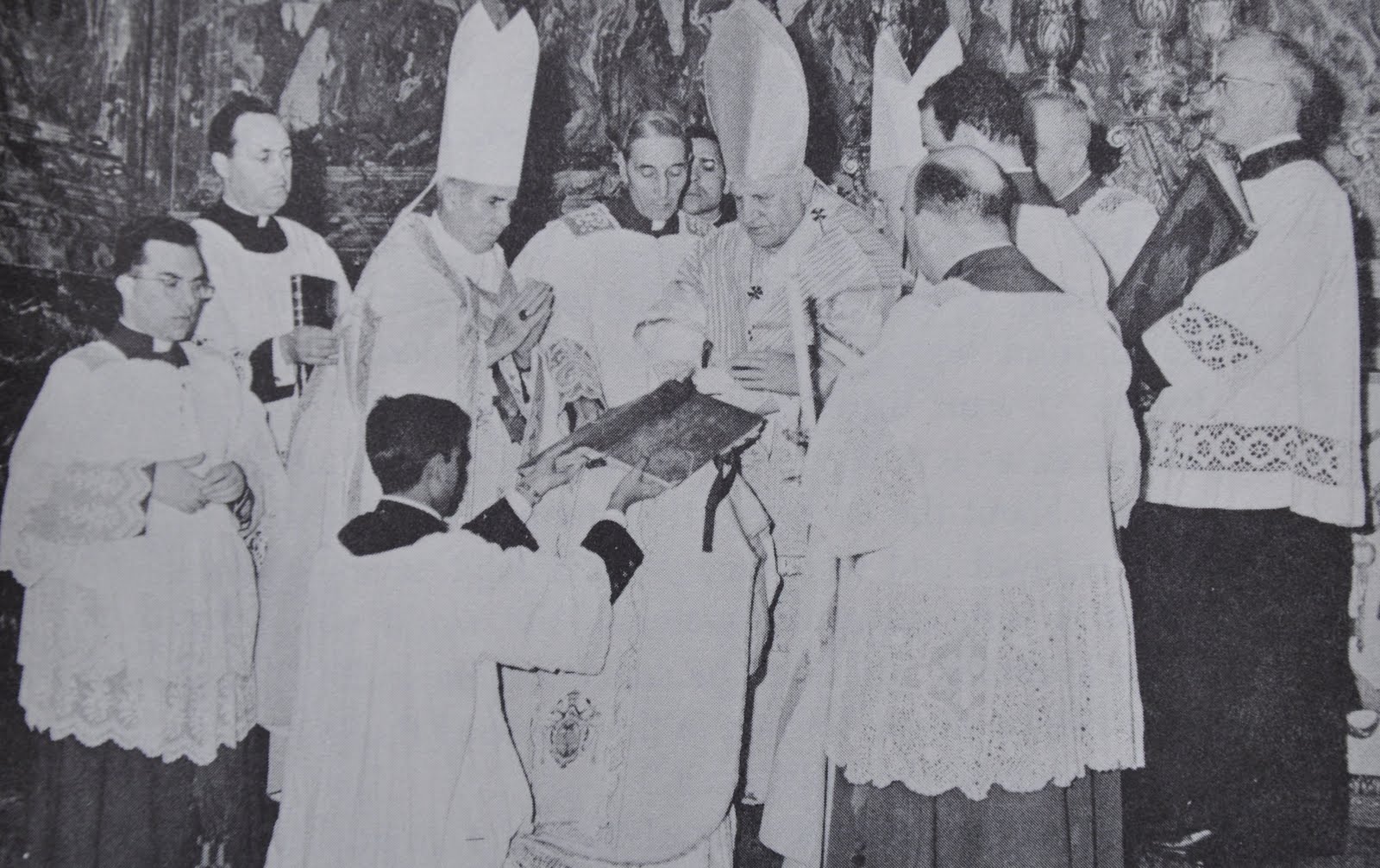 Orbis Catholicus Secundus: Glory of Usus Antiquior: Rite of Episcopal ...