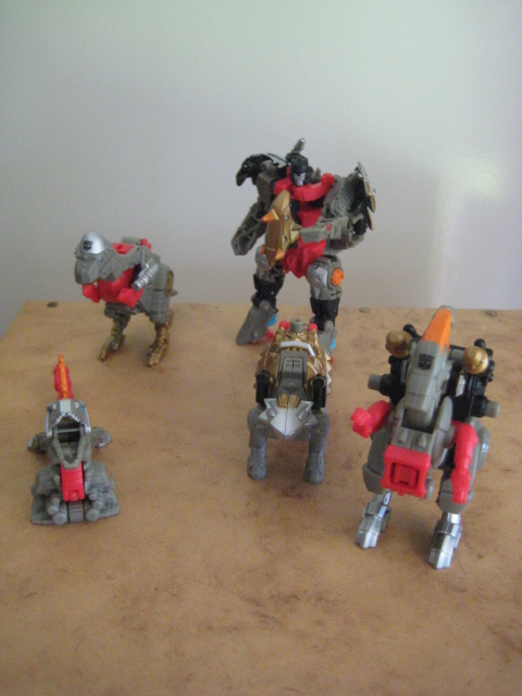 ChCse's blog: Toy Review: Transformers PCC Grimstone w/ Dinobots