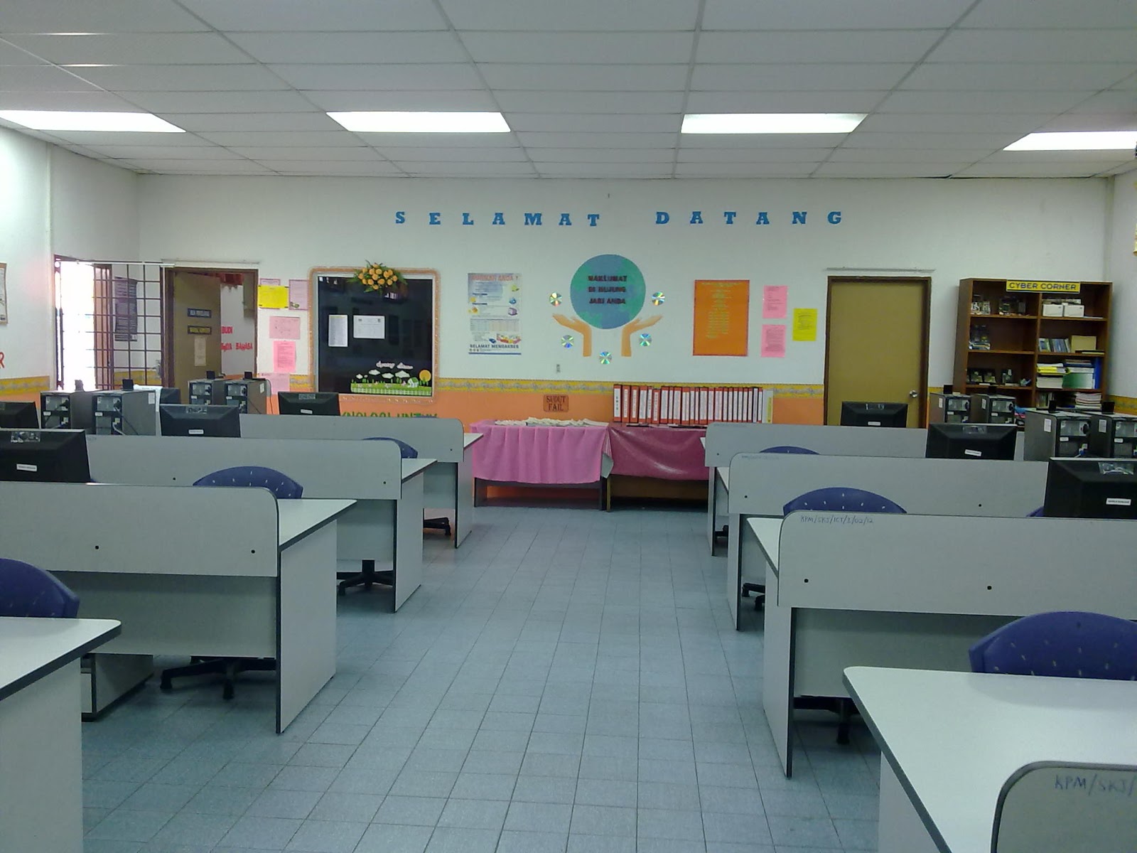 Makmal Komputer ~ ICT SK JAWI