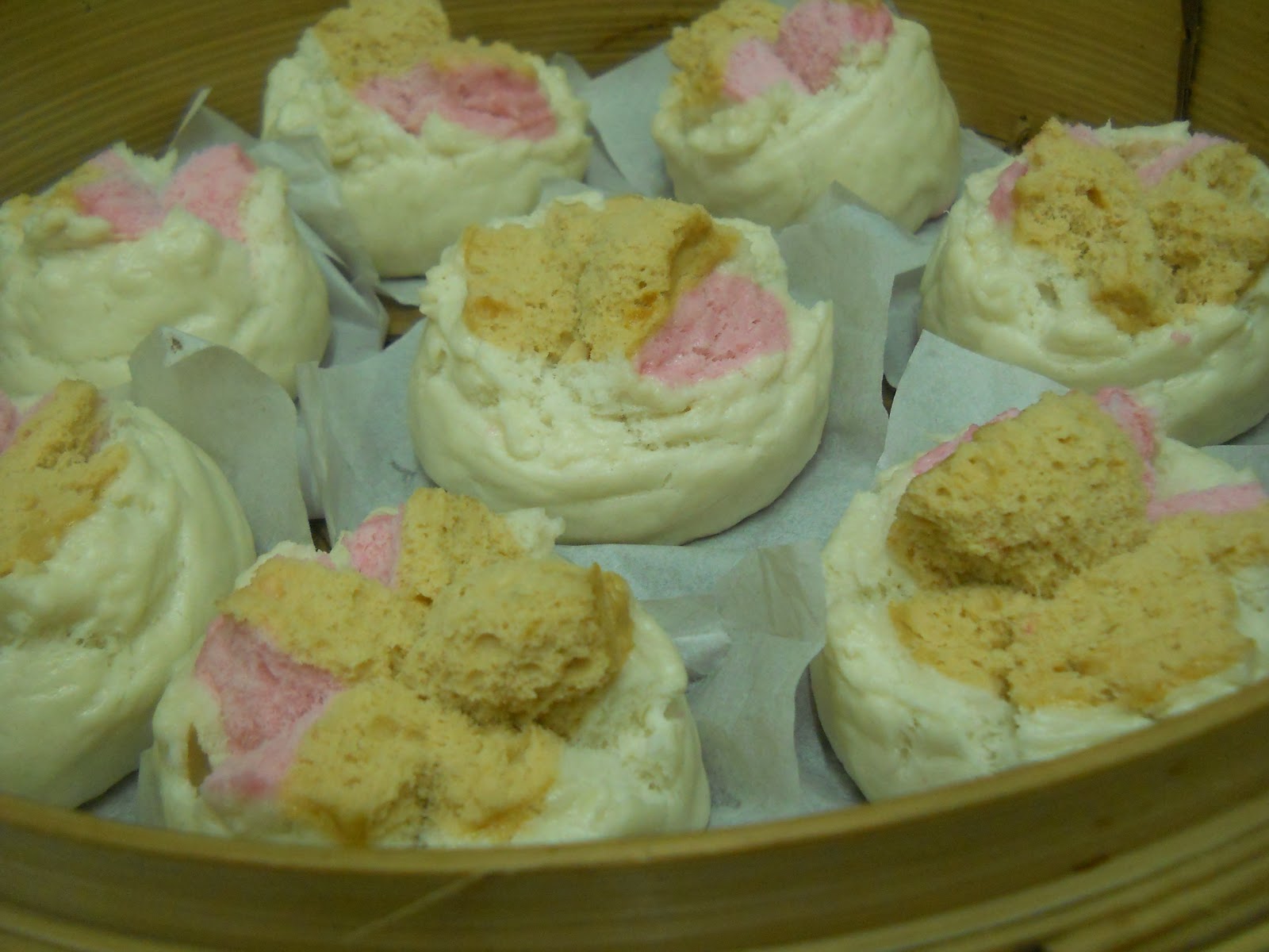 自由天空: moho kuih~会笑的曼头～笑包。。。