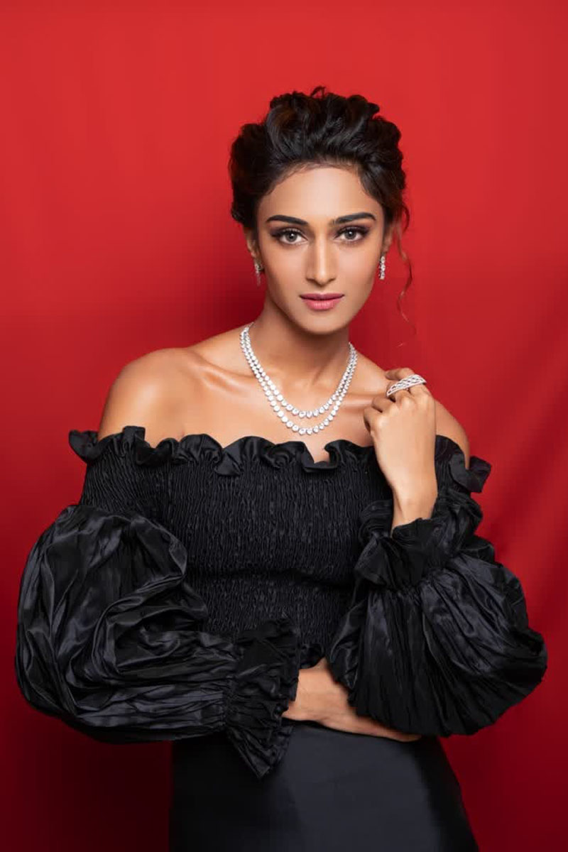 Actress Erica Fernandes ejf Stunning New Photoshoot