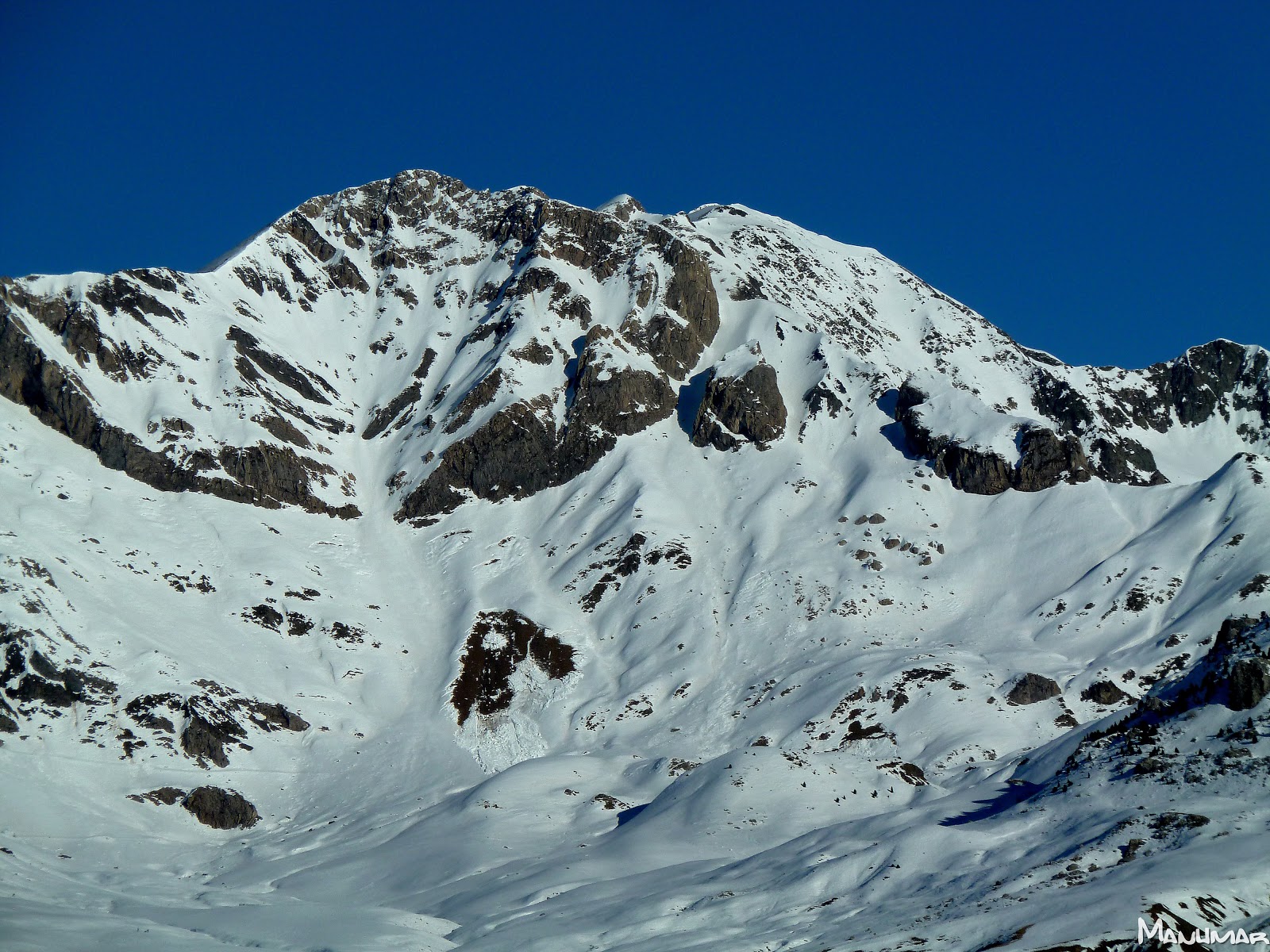 CORRE Y DISFRUTA: PICO TRES HOMBRES. LA BELLEZA DE LO SENCILLO.