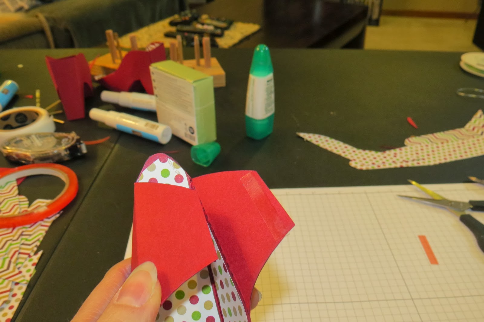 Tamara's Paper Trail: Christmas Shoe Tutorial