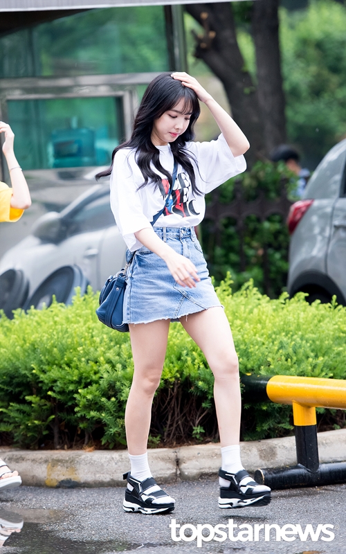 Twice Nayeon Airport Fashion - Official Korean Fashion