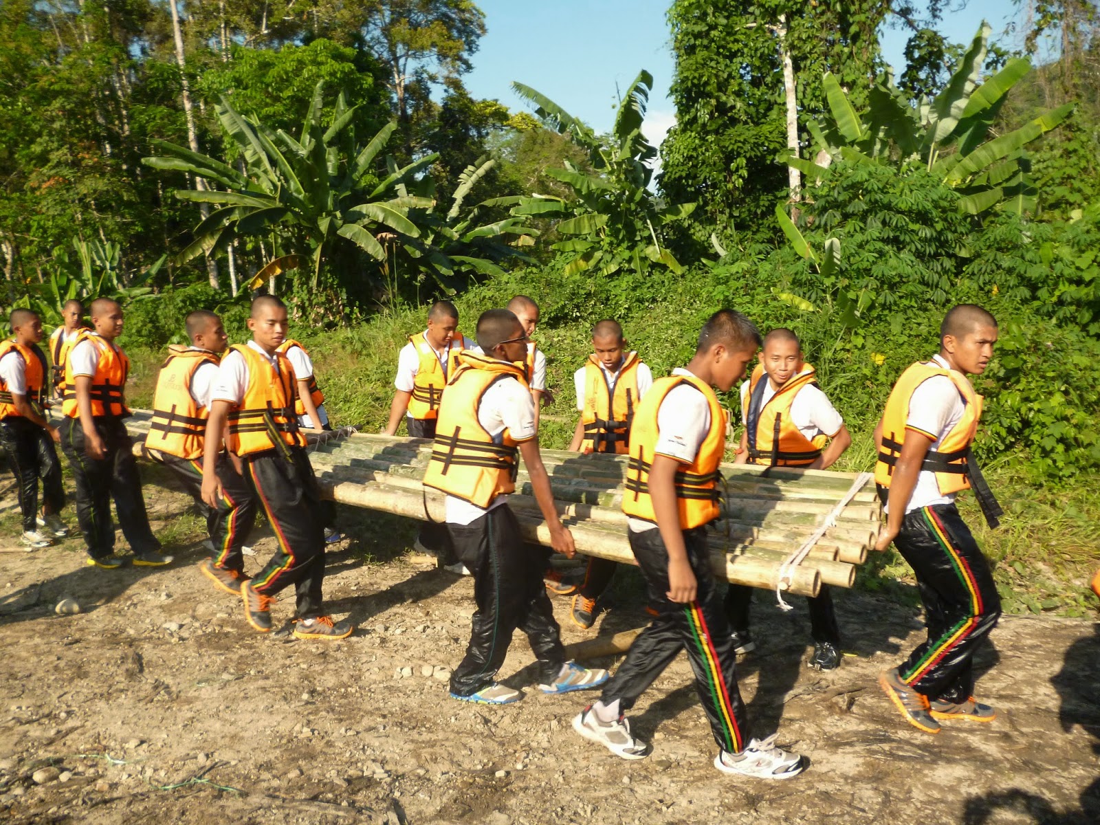 KELA ADVENTURE CAMP: MEMBINA RAKIT BULUH