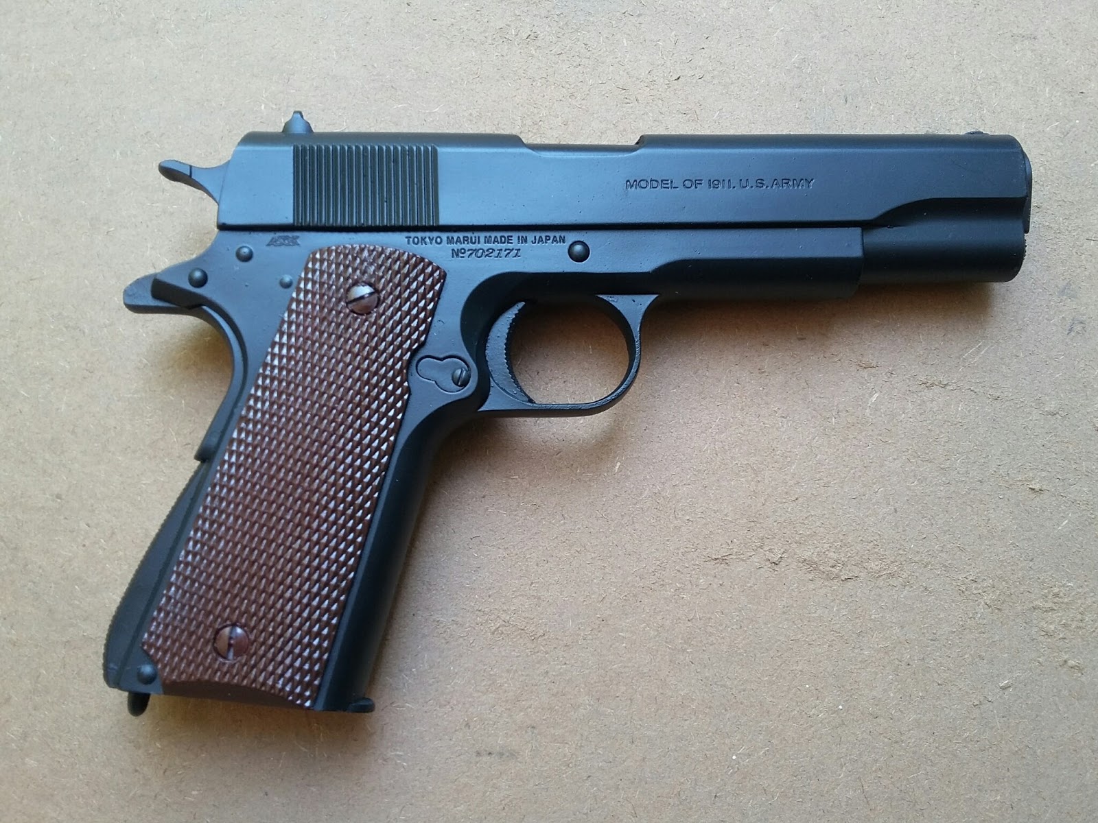Armia Shop - Diecast & Militaria: Dummy Colt M1911 WW2 Replika Pajangan