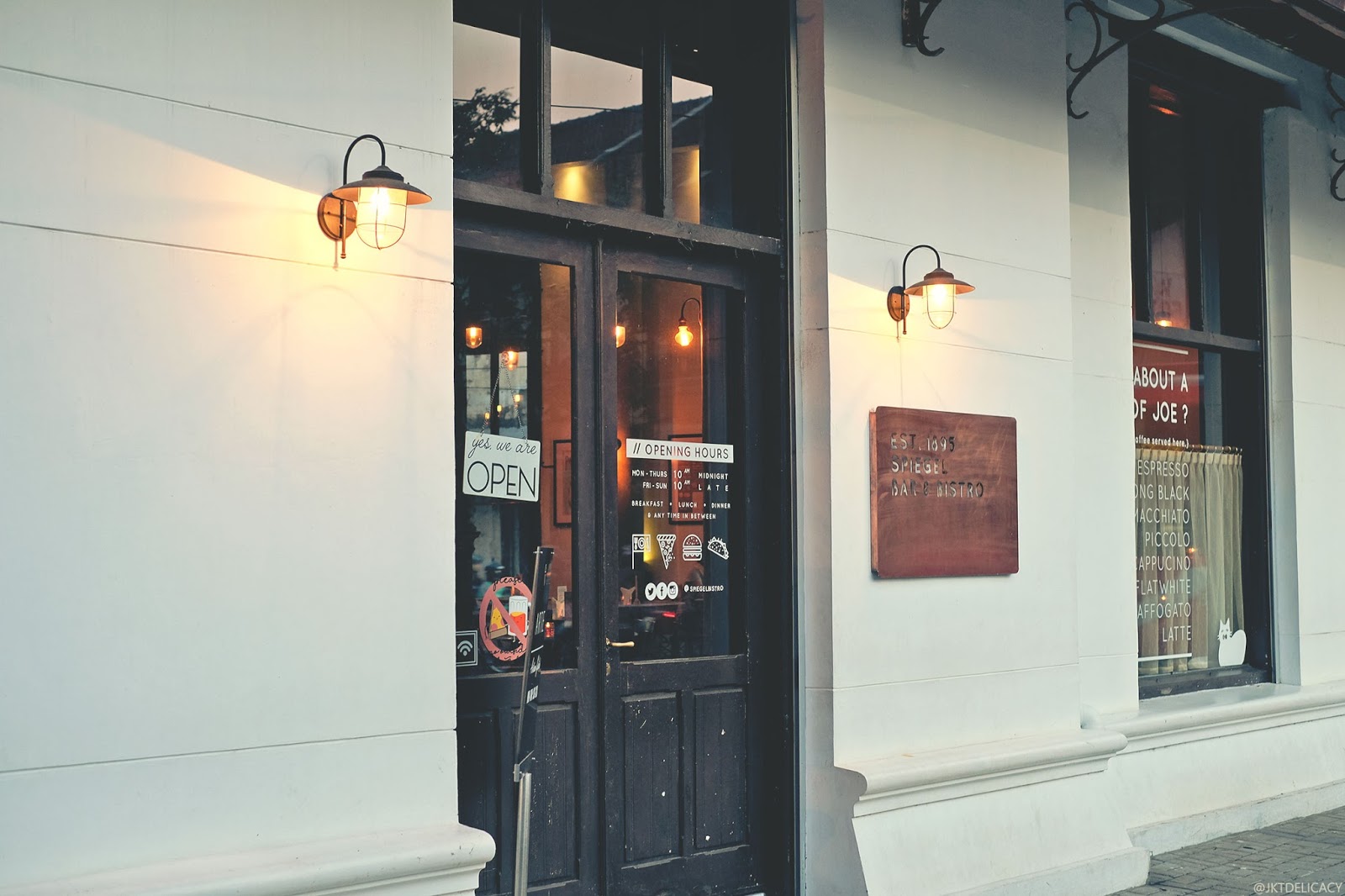 JKTDelicacy.com: SPIEGEL BAR & BISTRO - Semarang