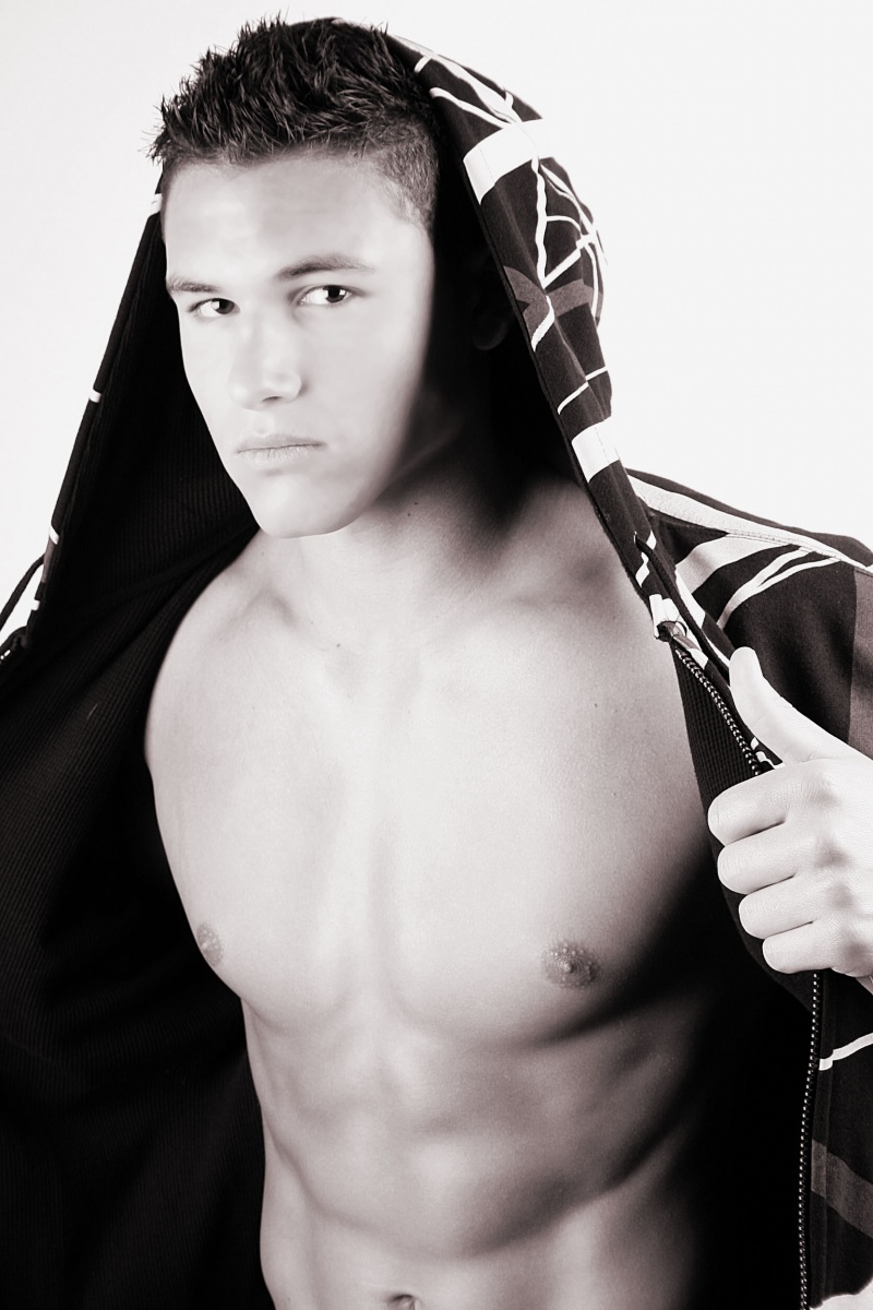 Fashion 4 men: Corey saucier