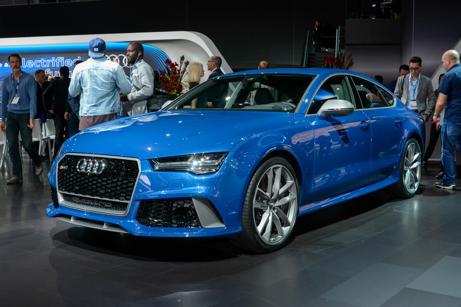 Fotos e Informações de Carros: Audi RS7 Performance