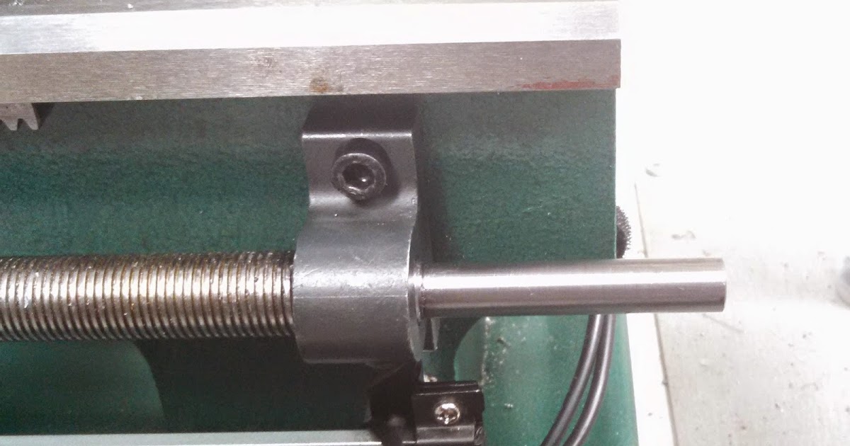 Benchtop Machine Shop: Lathe: Leadscrew Handwheel