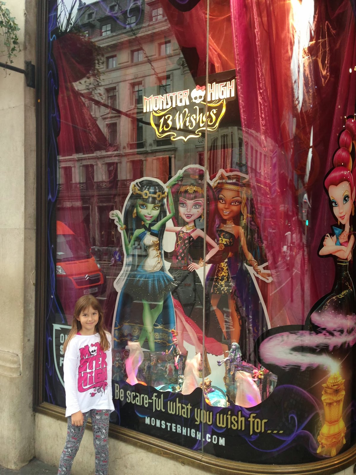 Monster High-Pretty : Expositor de Monster High 13 Monstruo-Deseos en ...
