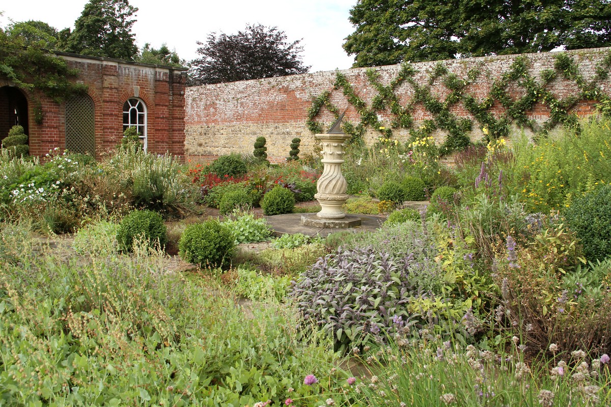 Tricia's Tales: A long anticipated visit to Woolbeding.. a National ...