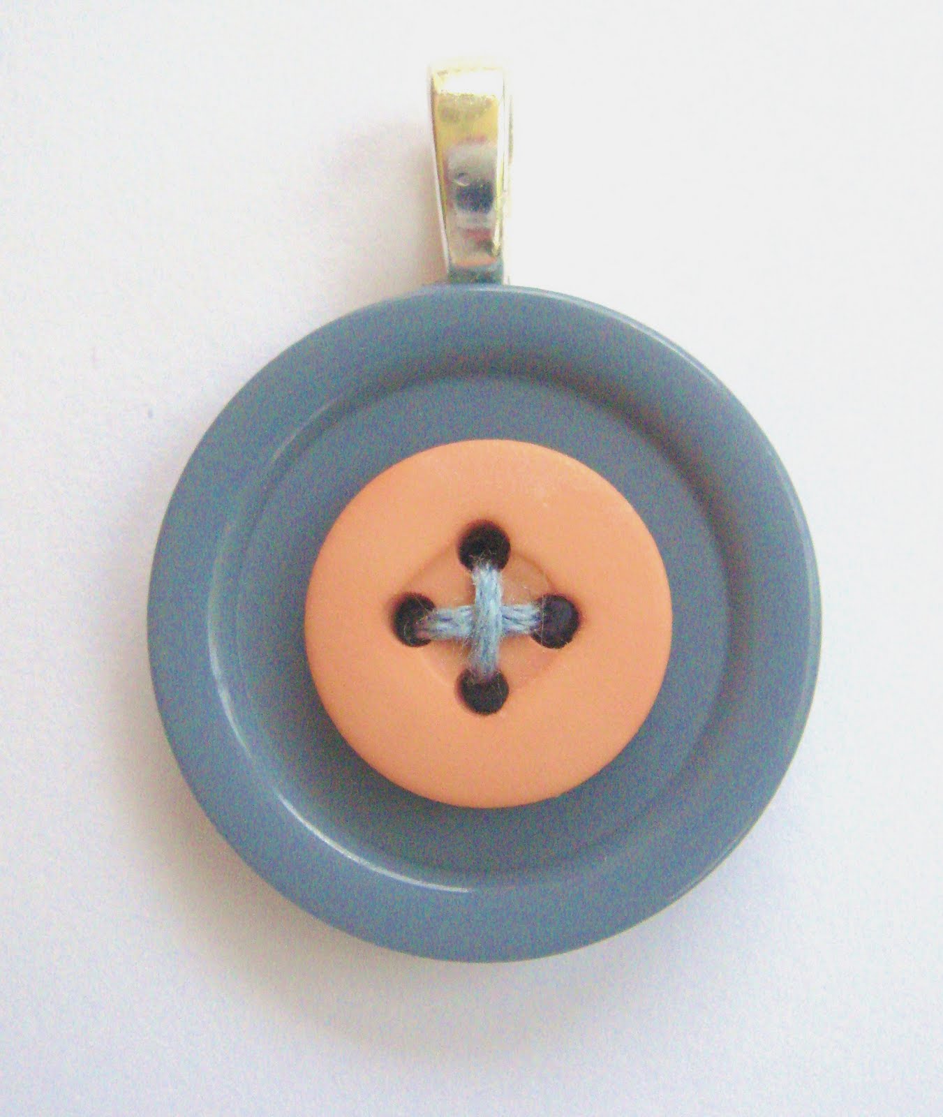 Hoops and Hooks: Simple Craft Ideas: Button Pendant