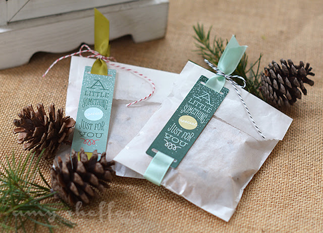Pickled Paper Designs: Quick + Easy Holiday Wraps