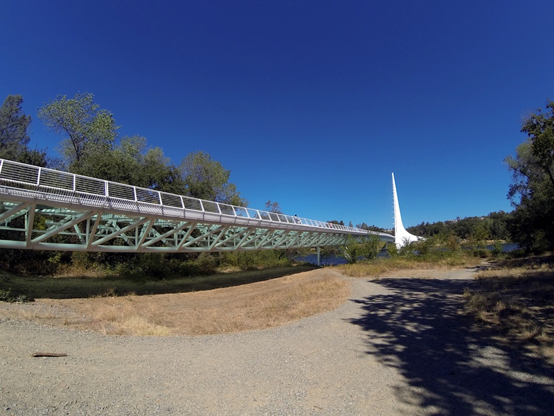 verbindend: Sundial bridge in Redding_CA