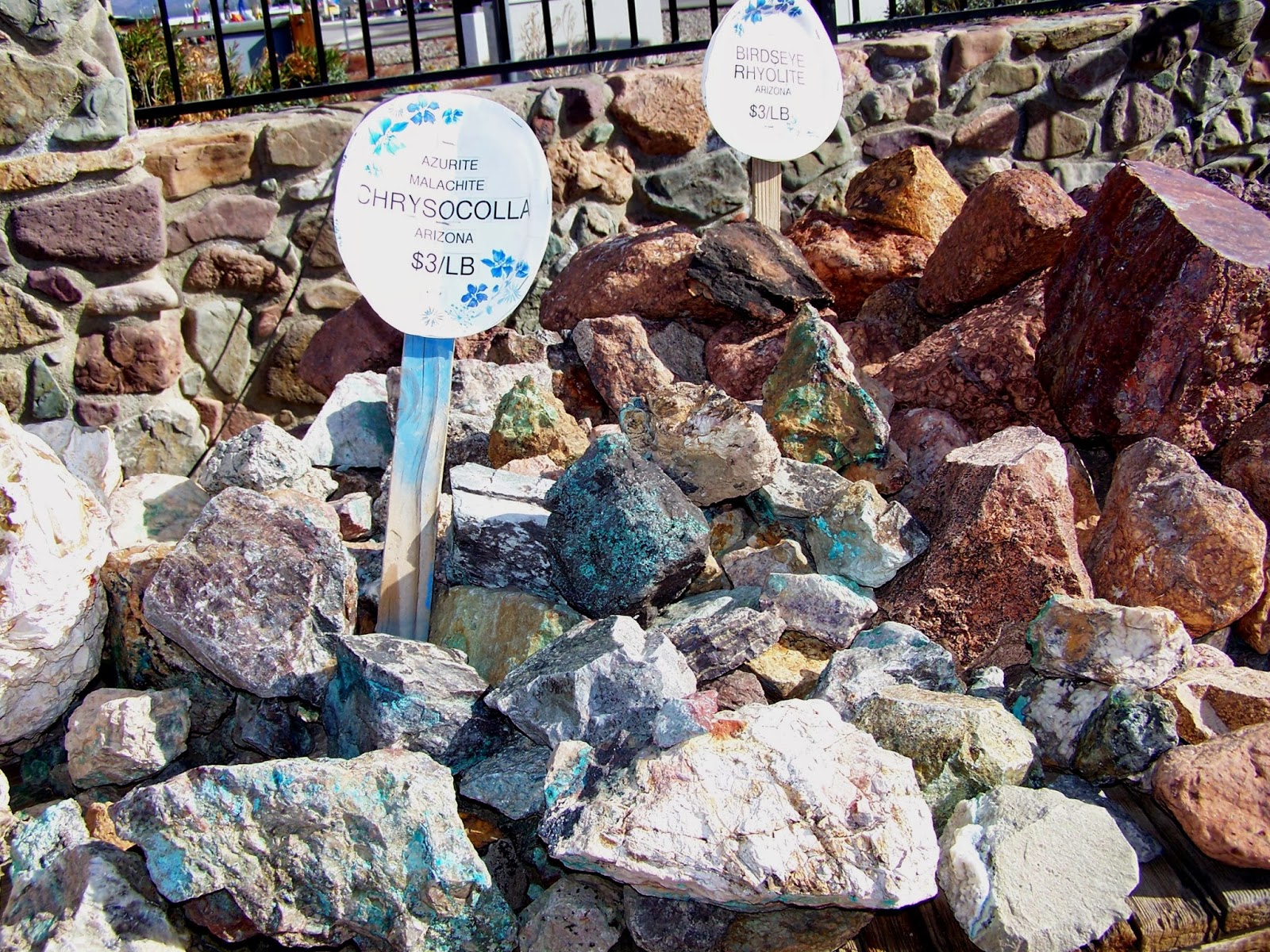 Desert Hues Designs: Rock Hunting in Quartzsite Arizona! (Part 1 of 2)