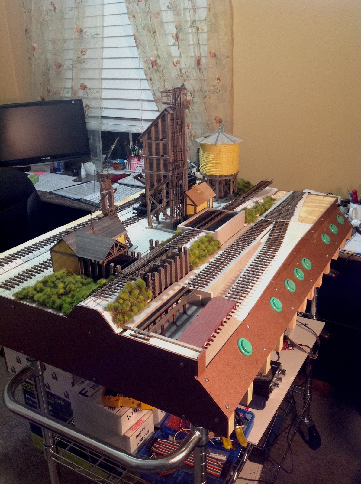 On30 in a Small Room: Layout Design