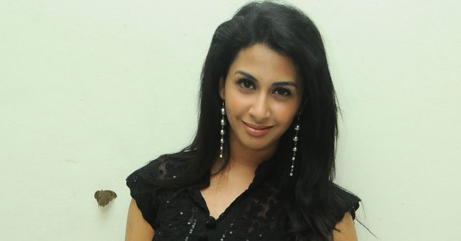 Gayatri Iyer latest Photo Shoot photos gallery