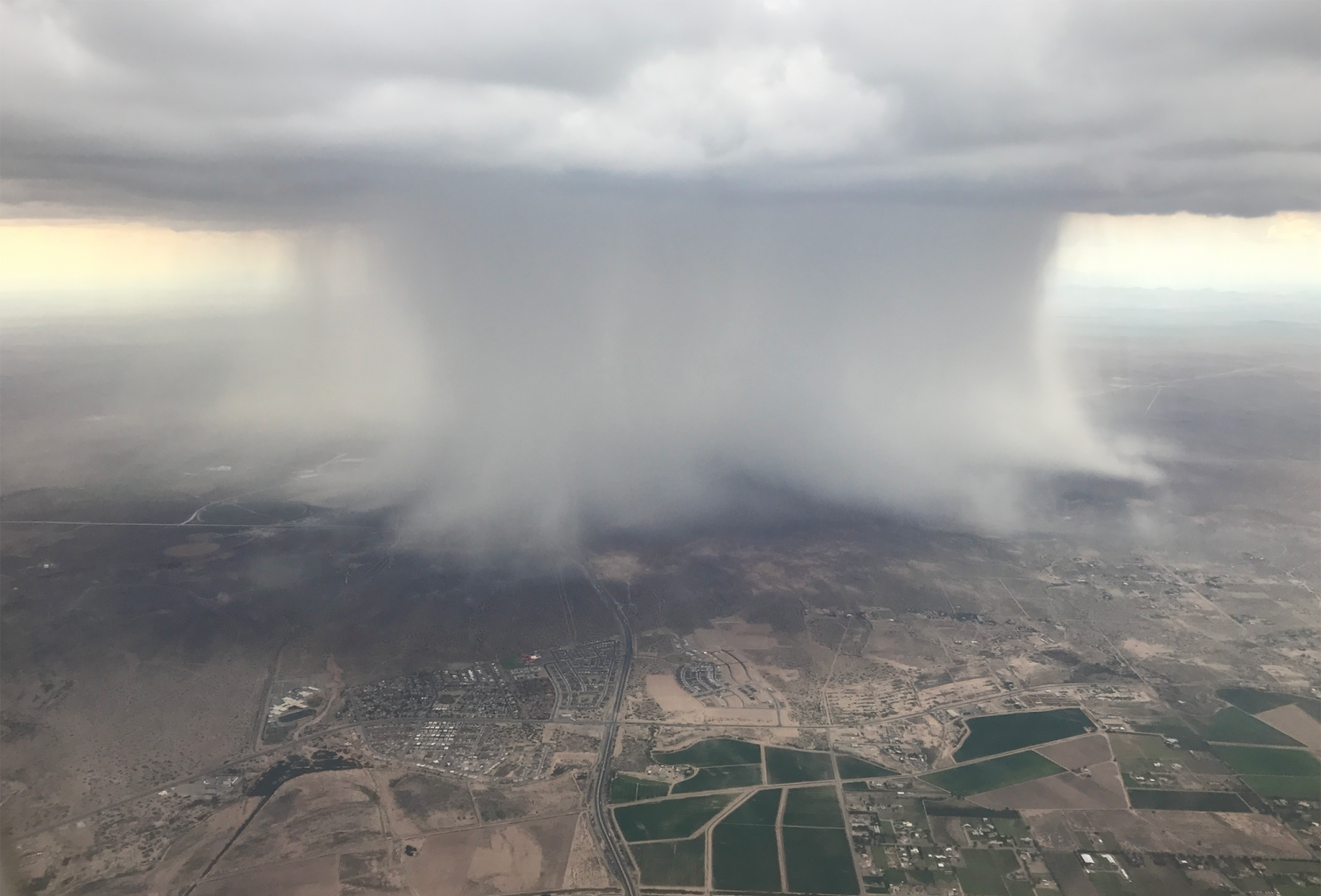 Marc Valdez Weblog: The Best Picture of a Microburst Ever Taken