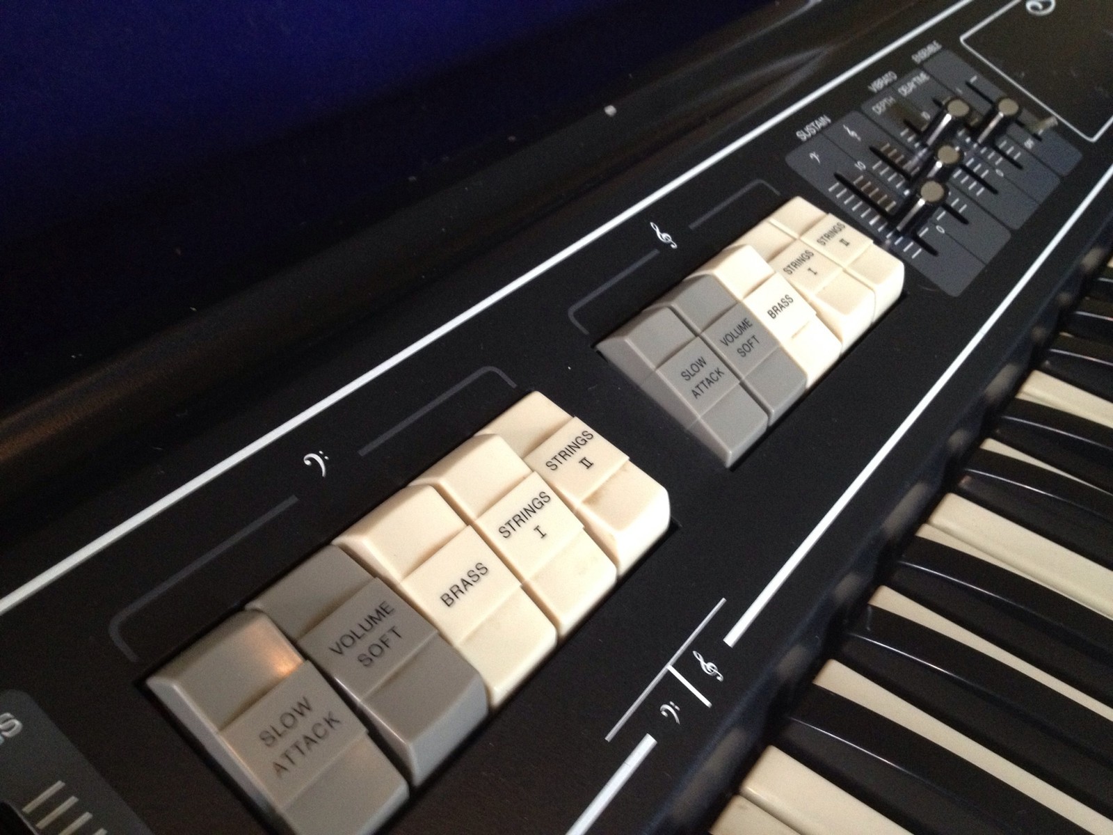 MATRIXSYNTH: Roland RS-202 String Synthesizer