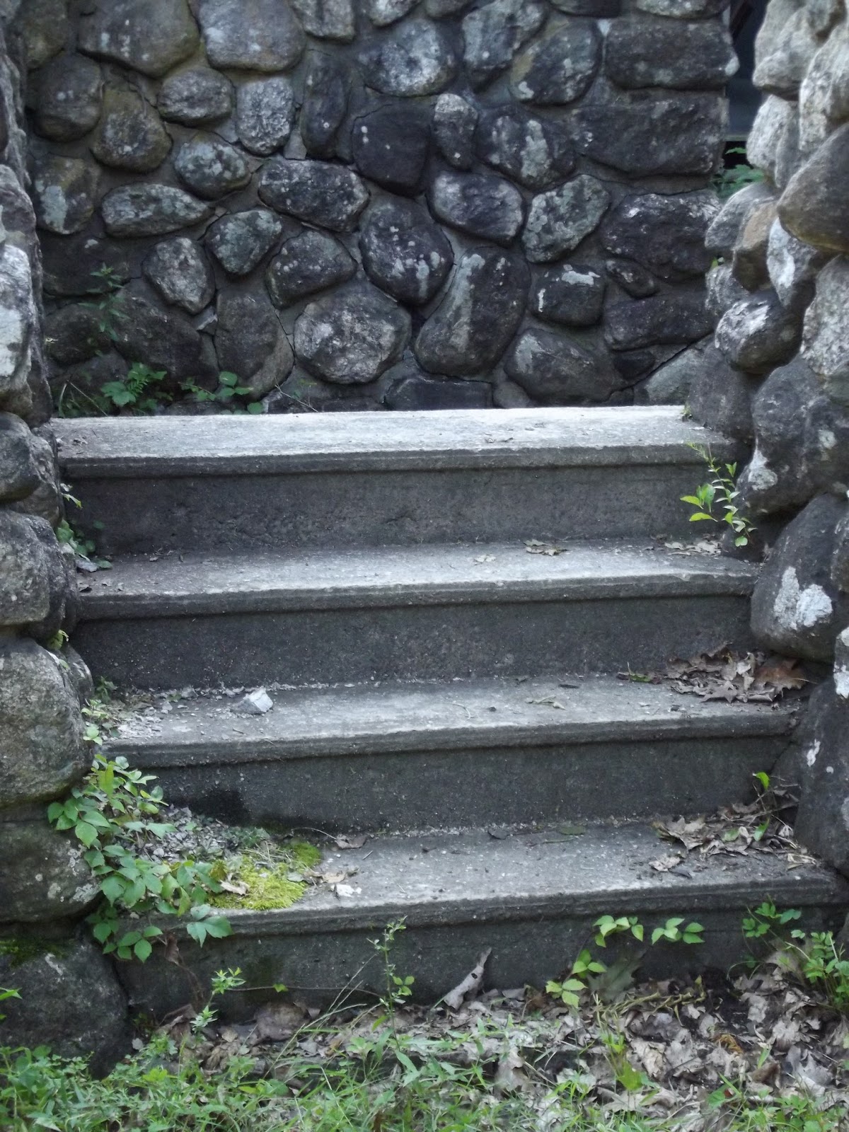 Friends of the Nichewaug Inn