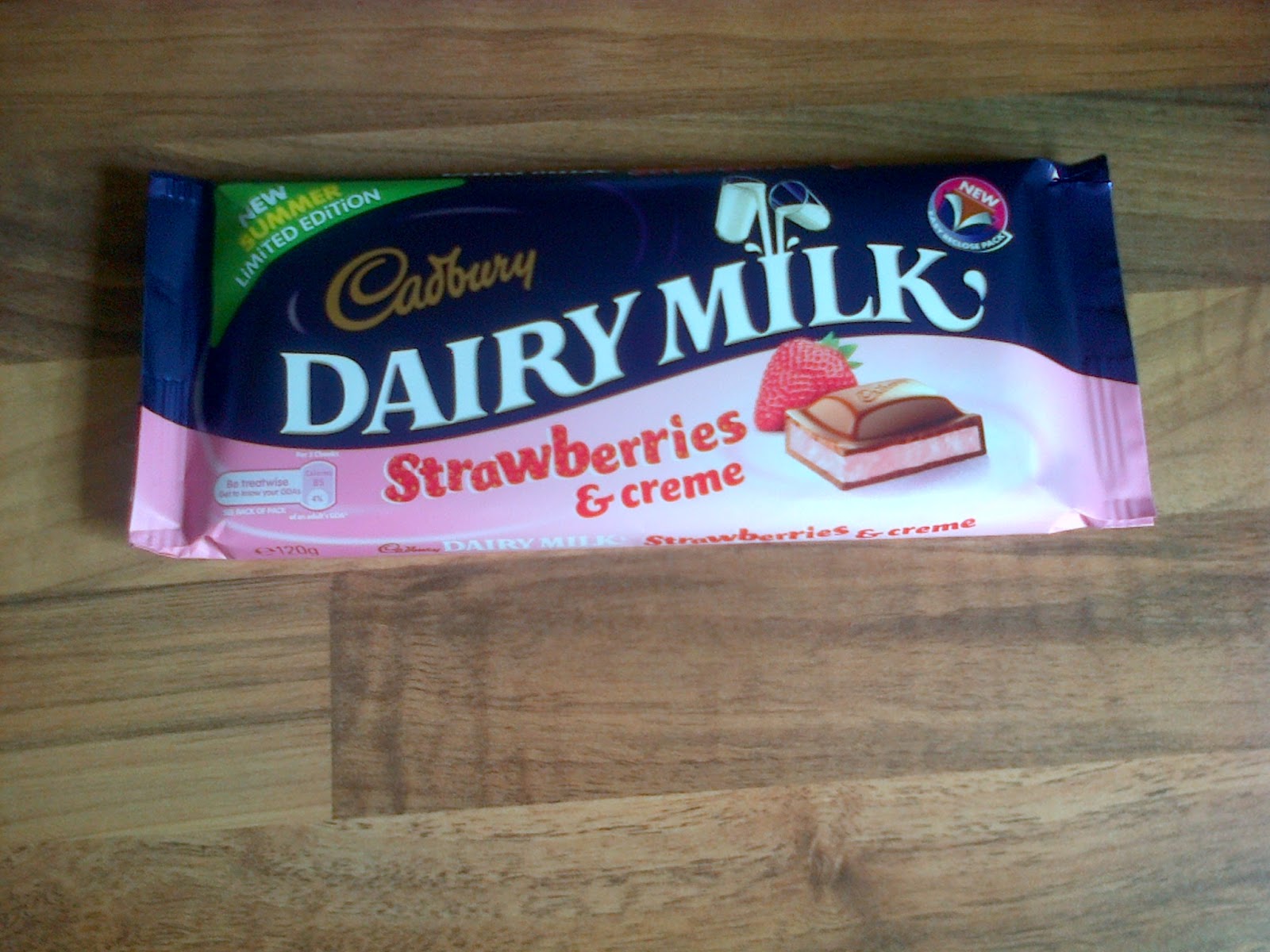 Marvellous Reviews!: Cadbury Dairy Milk Strawberries & Creme