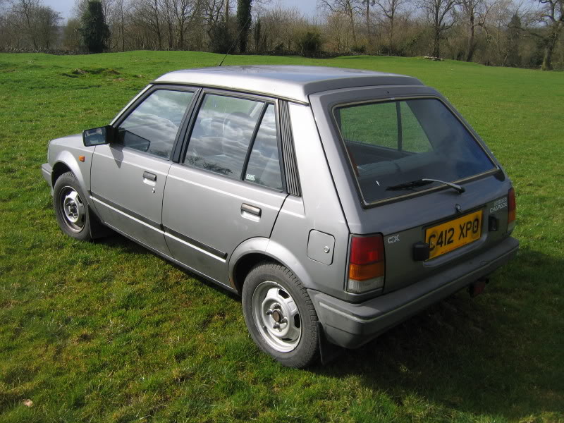 Dictionarul online pentru achiziționare de masini!: Daihatsu Charade G11