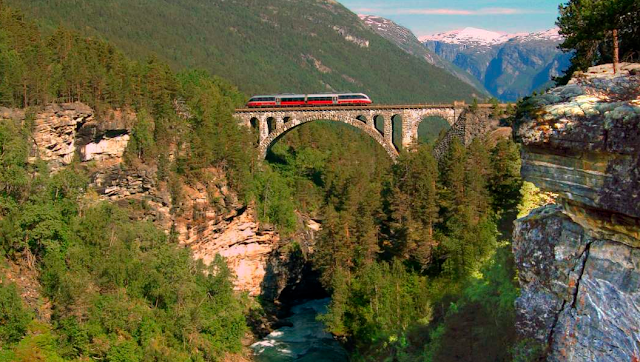 [景點] 挪威│ Rauma railway勞馬鐵路：敬歐洲最高岩壁 | 小羊舞旅