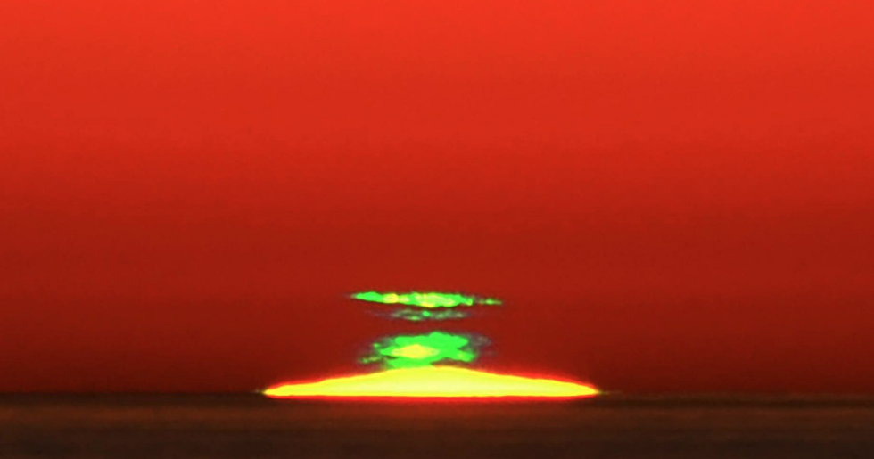 Pillar to Post: ONCE AND FOR ALL IS THE GREEN FLASH PHENOMENON: REAL OR ...
