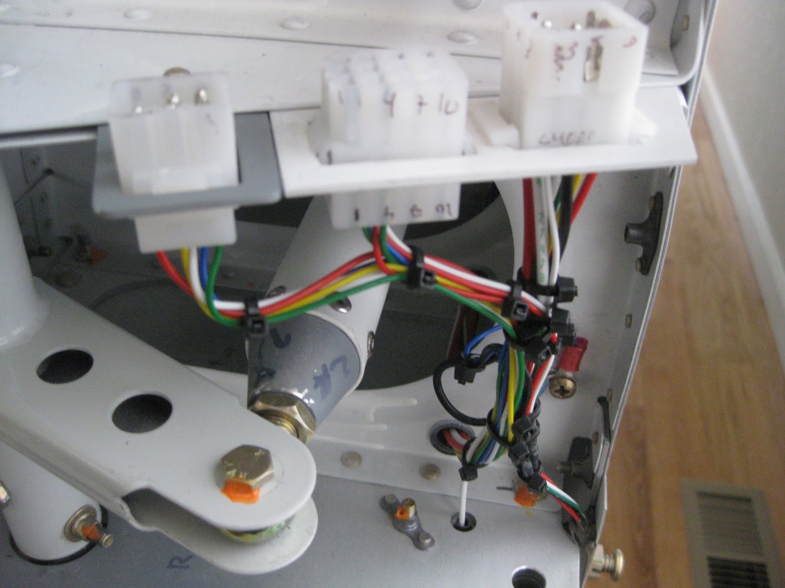 E's Van's RV-14A: Wiring: Wing root wiring.