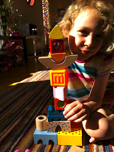 Mama Pea Pod: {Building with Blocks - for Girls!}