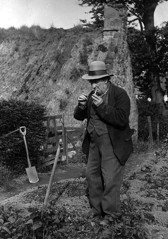 Tour Scotland: Old Photograph Crofter Highland Perthshire Scotland
