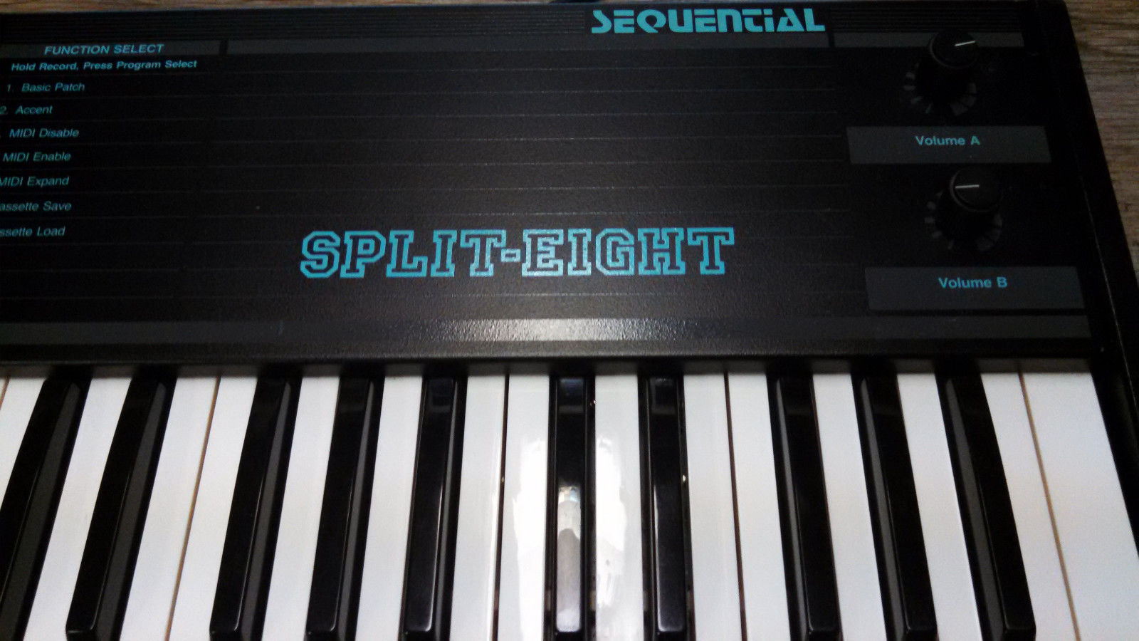 MATRIXSYNTH: Sequential Circuits Split-8 SN 02545