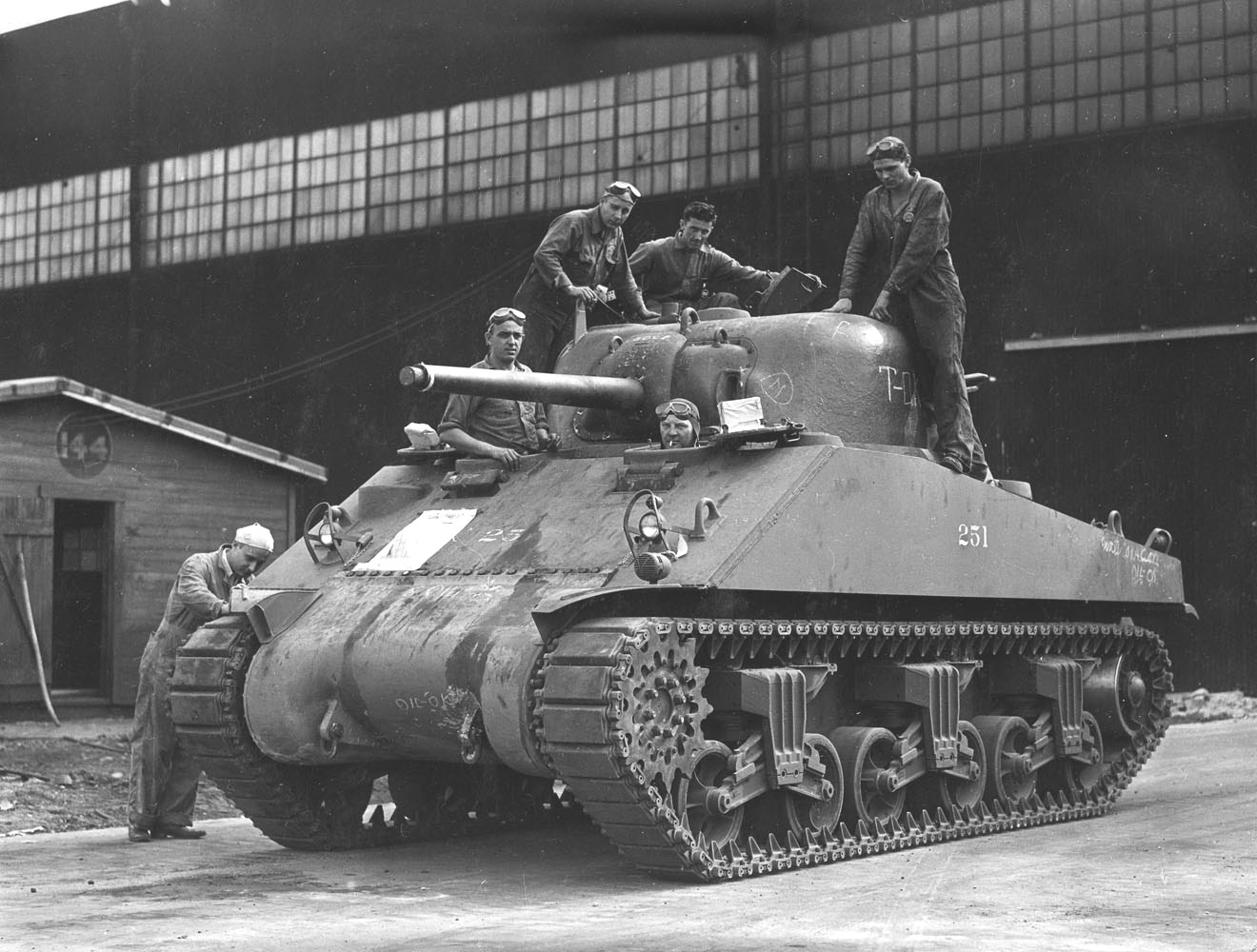 World 1900 - 1950: Quick look to tank factories