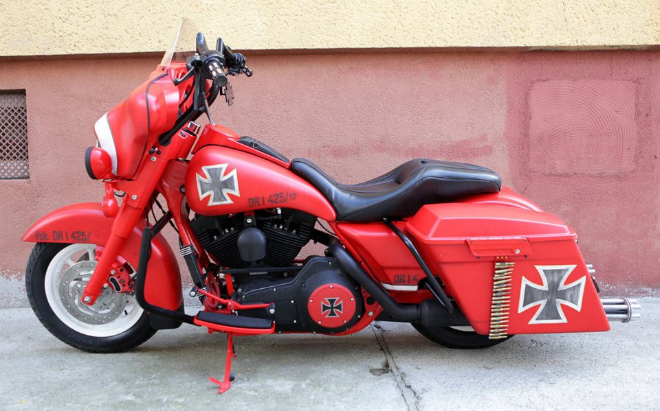 Get Featured : Harley-Davidson "Red Baron". - way2speed